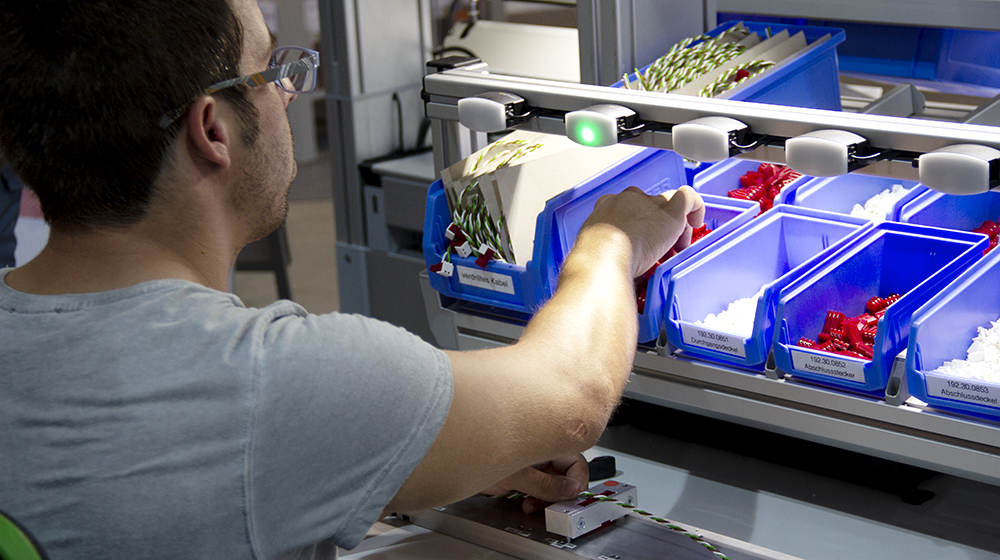 Pick by Light System | Pick to Light | Worker guidance